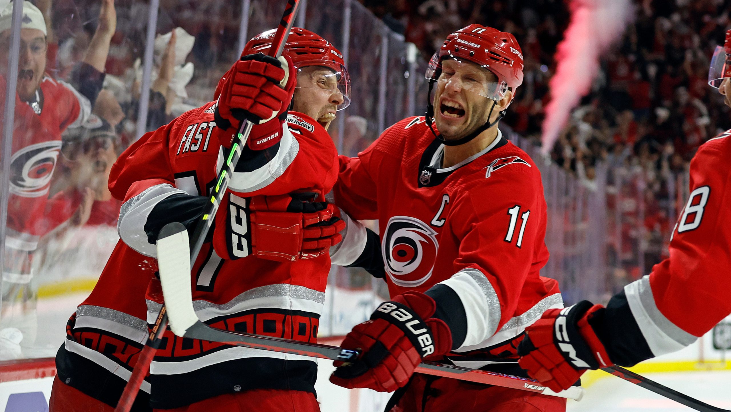 Les Hurricanes à une victoire de la deuxième ronde - Le Pool de Hockey